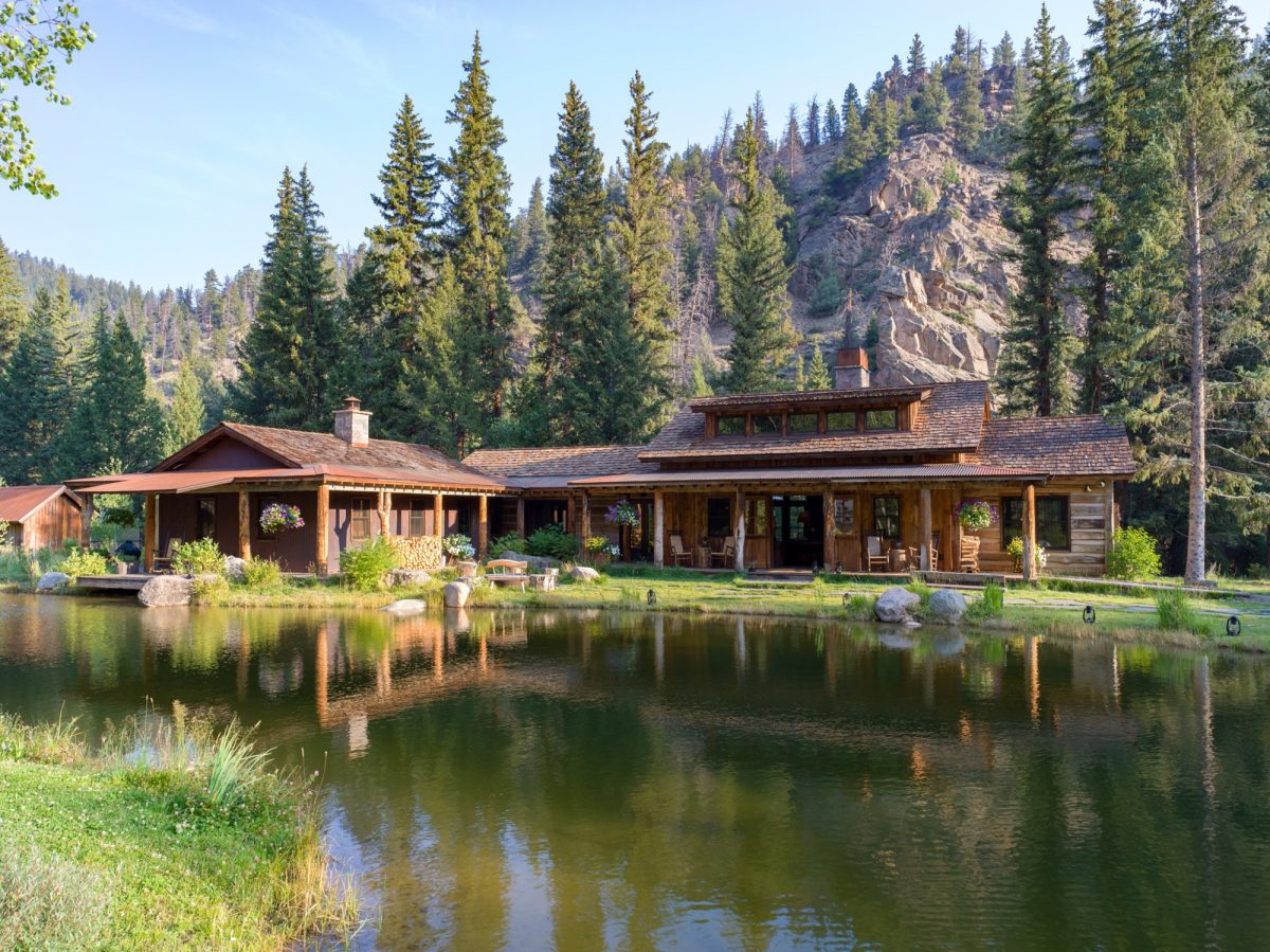 Taylor River Lodge - King Land & Water